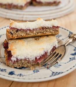 a super pretty sugar free macaroon slice... - Sarah Wilson